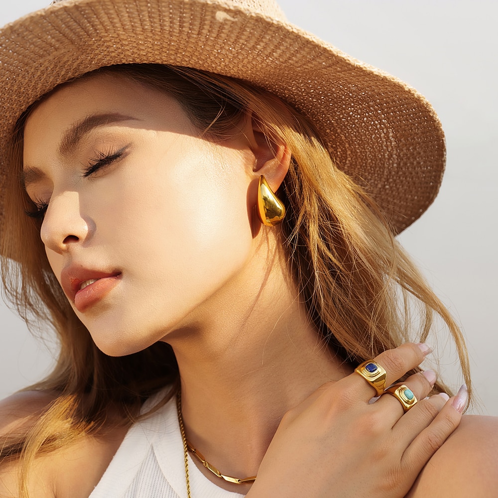 Cercei simpli, lacrima, placati cu aur 18 k, 3.22 cm “The golden tear” - eMAG.ro