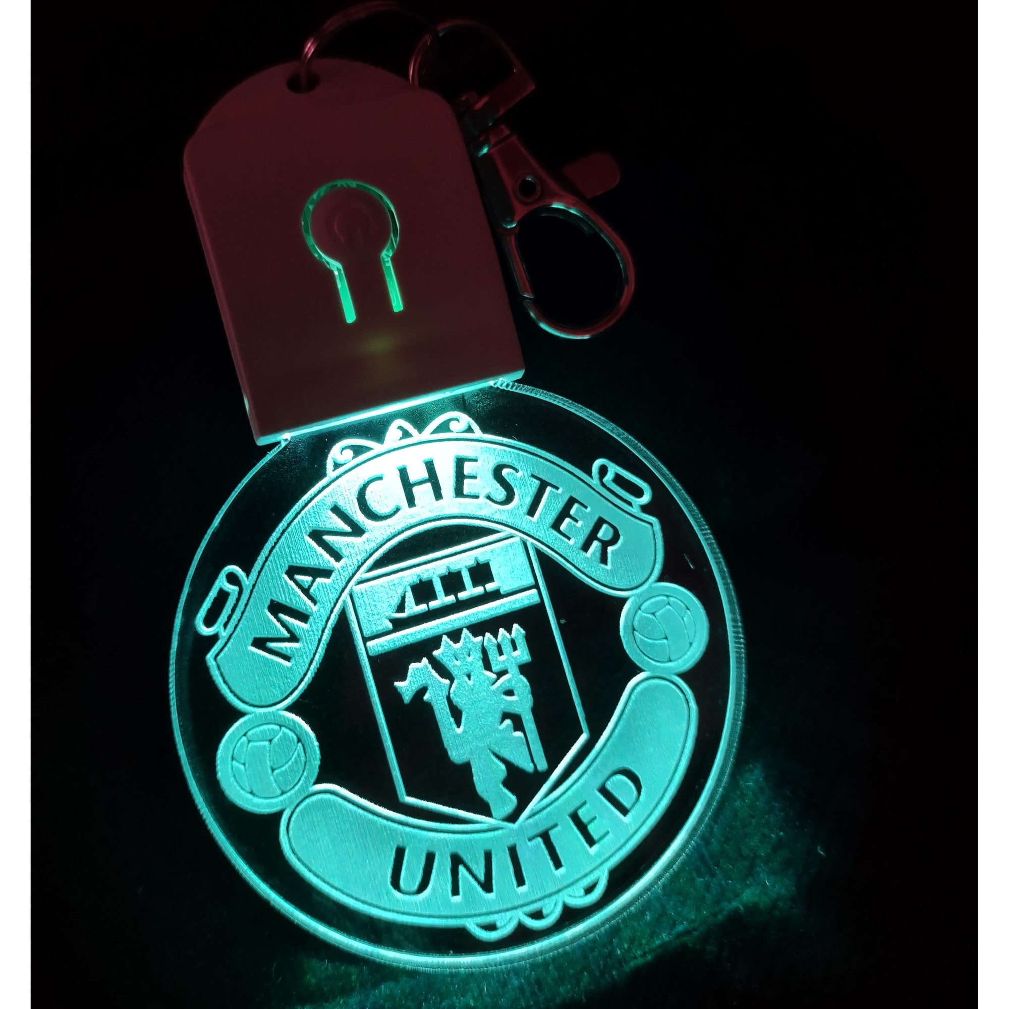 Breloc cu LED din acril Manchester United FC, fotbal, cu baterie ...
