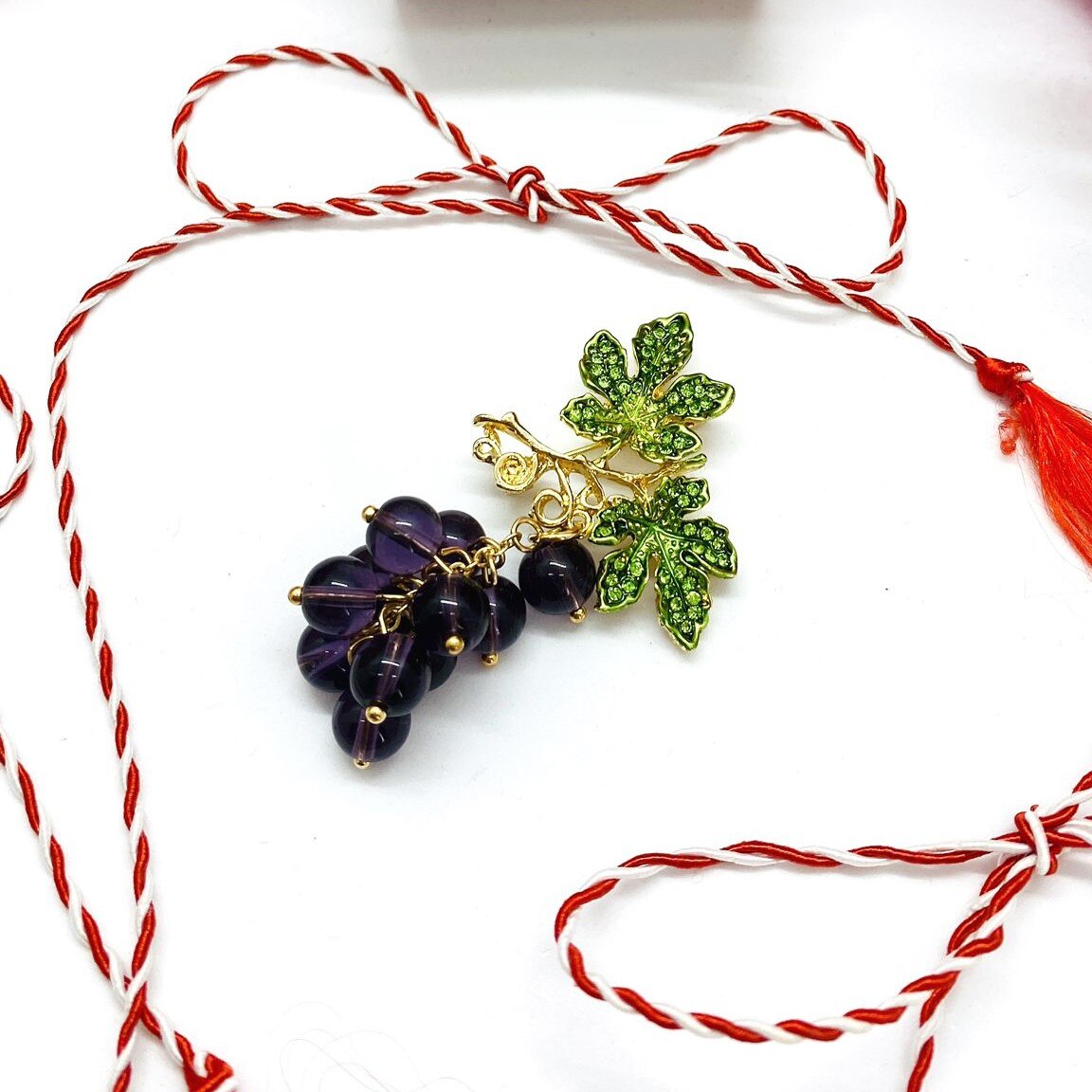 Brosa Grapes cu aliaj metalic auriu, in forma de strugure din margele ...