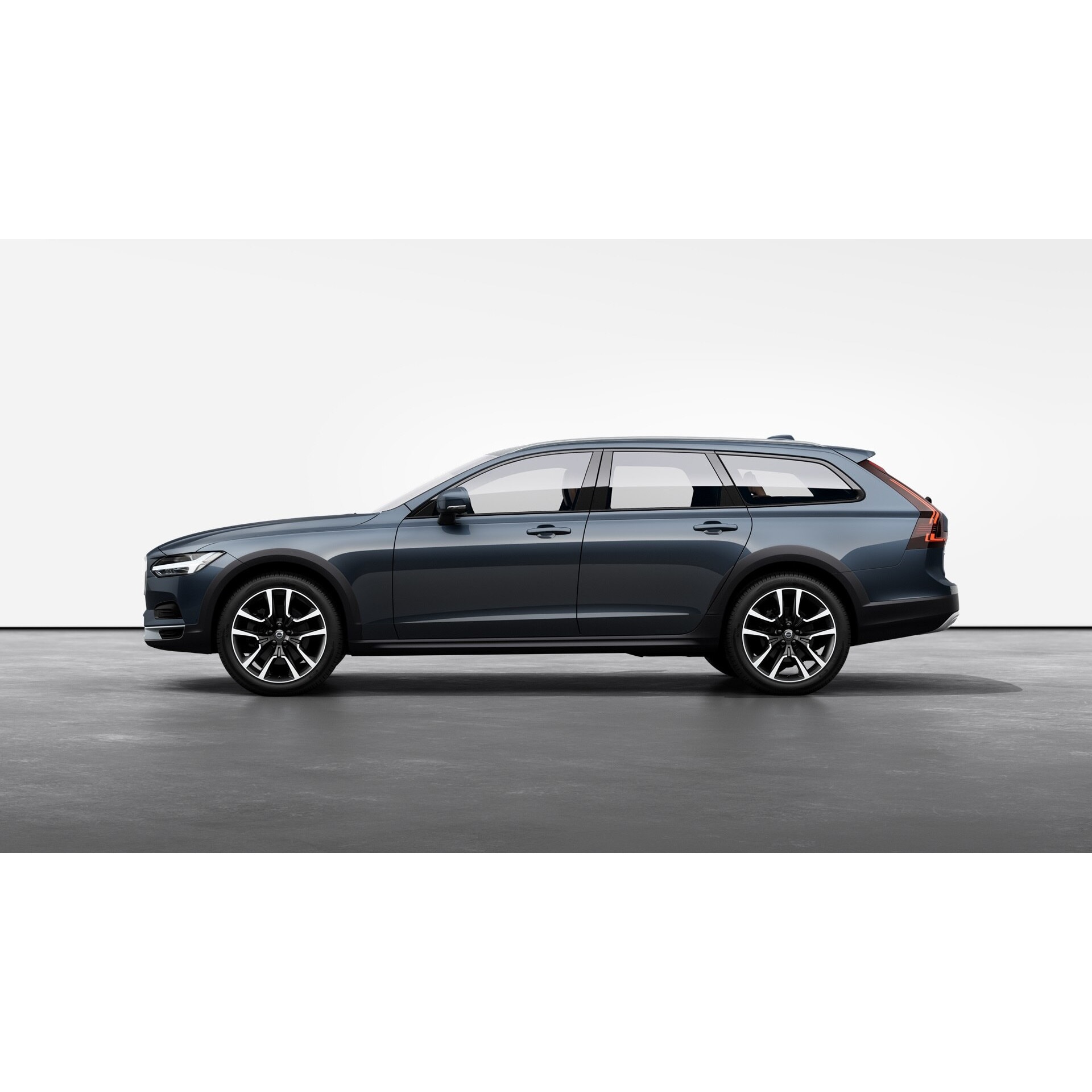 Avans Volvo V90CC B4 AT8 AWD Plus Bright, 197 CP, Denim Blue (67.285 Euro) - eMAG.ro