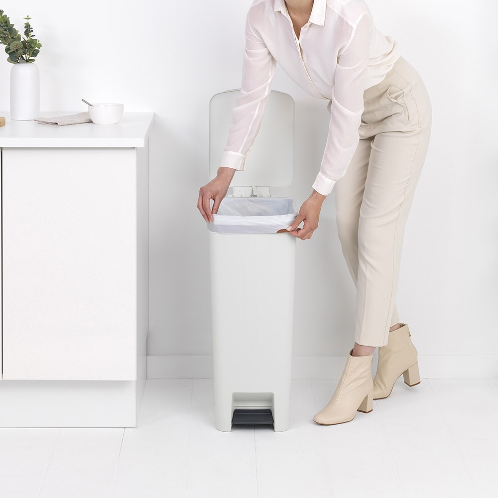 Кош за смет с педал Brabantia StepUp 40L, Light Grey, Светло сив - eMAG.bg