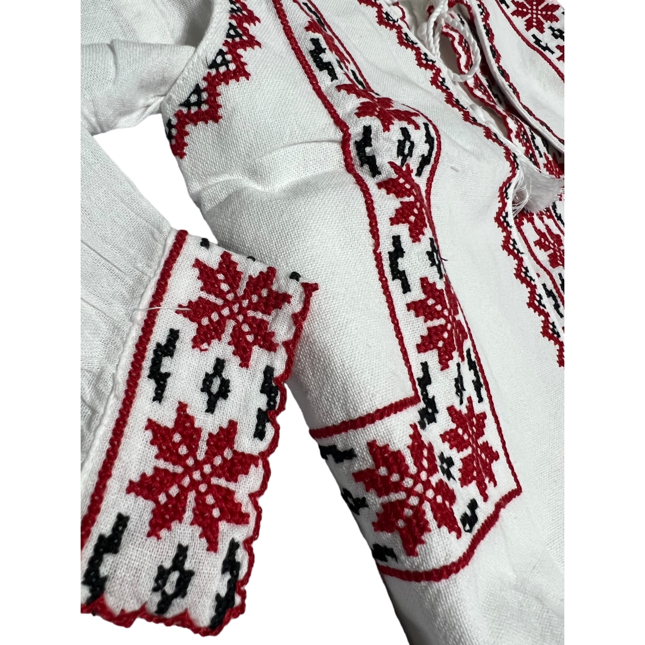 Costum popular baieti, alb/rosu, 3 piese, 4-5 ani - eMAG.ro