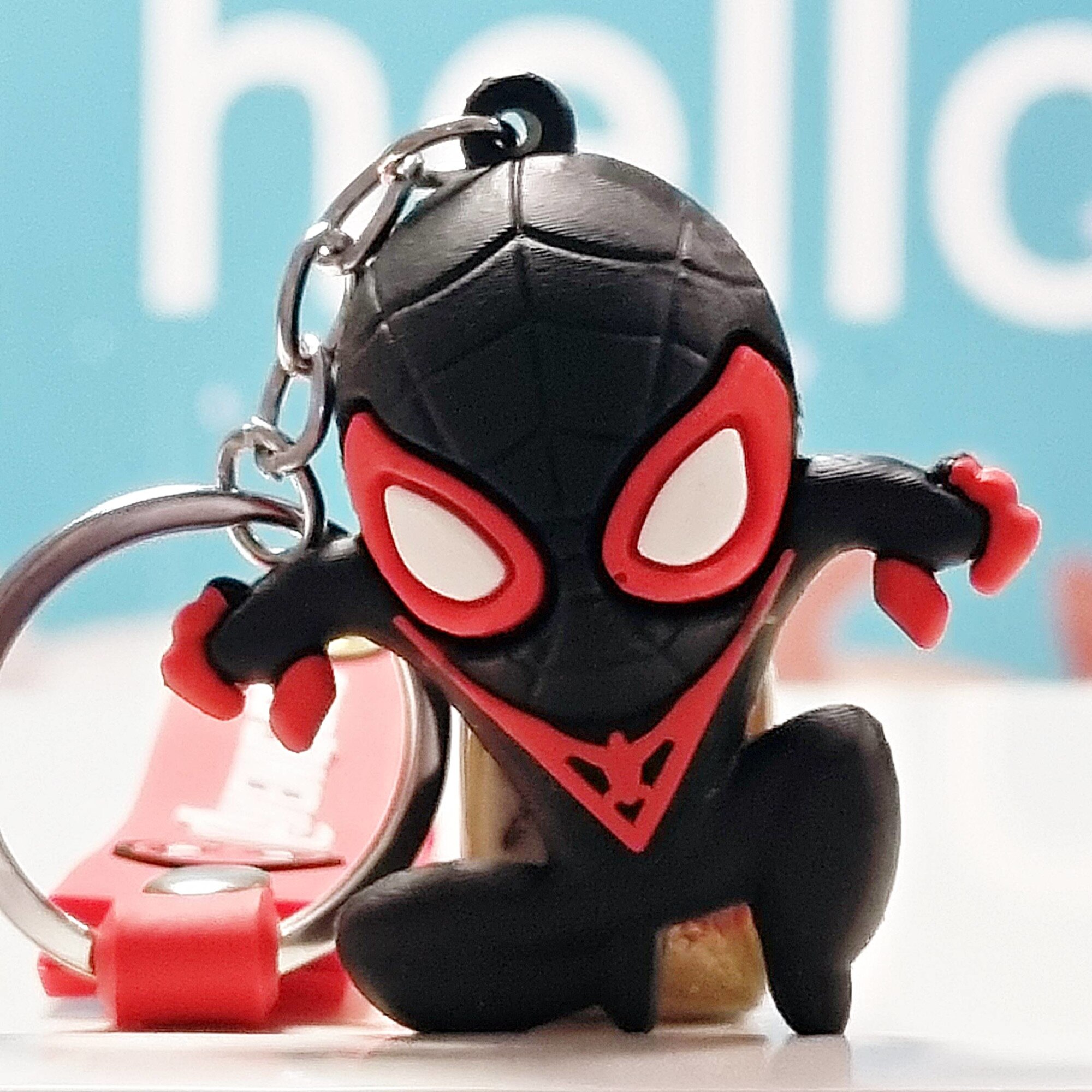 Breloc silicon, Spider Man, negru, 5 cm - eMAG.ro