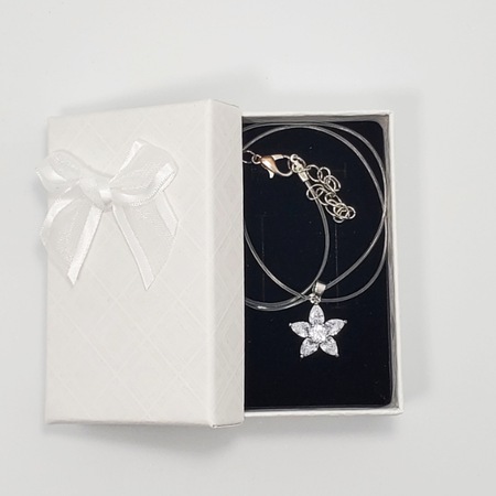 Colier Guta cu Pandantiv Argintiu Floare, CCmax, Cutie Cadou - eMAG.ro