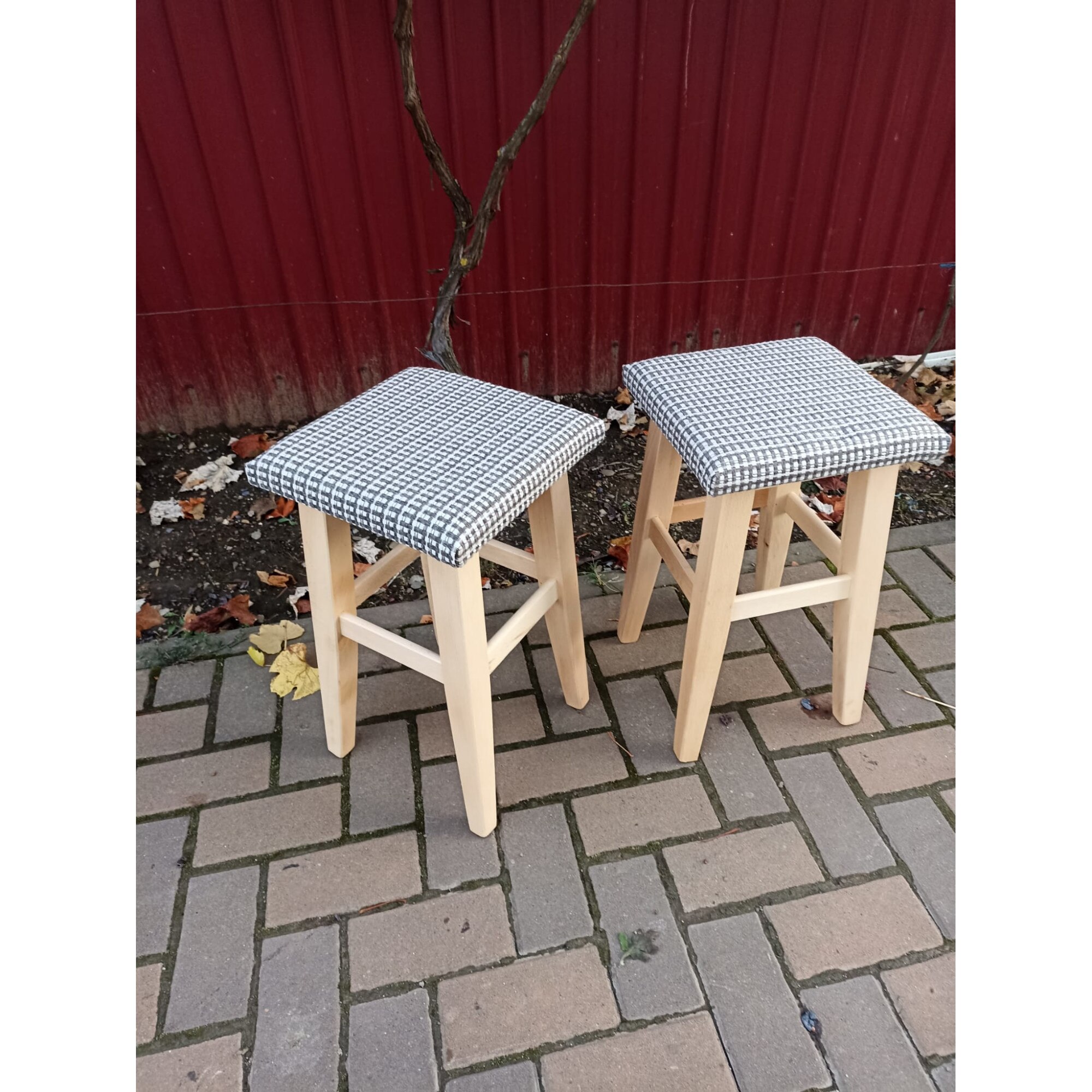 Set 2 bucati taburet din lemn masiv de fag natur tapitat cu burete de 3 ...