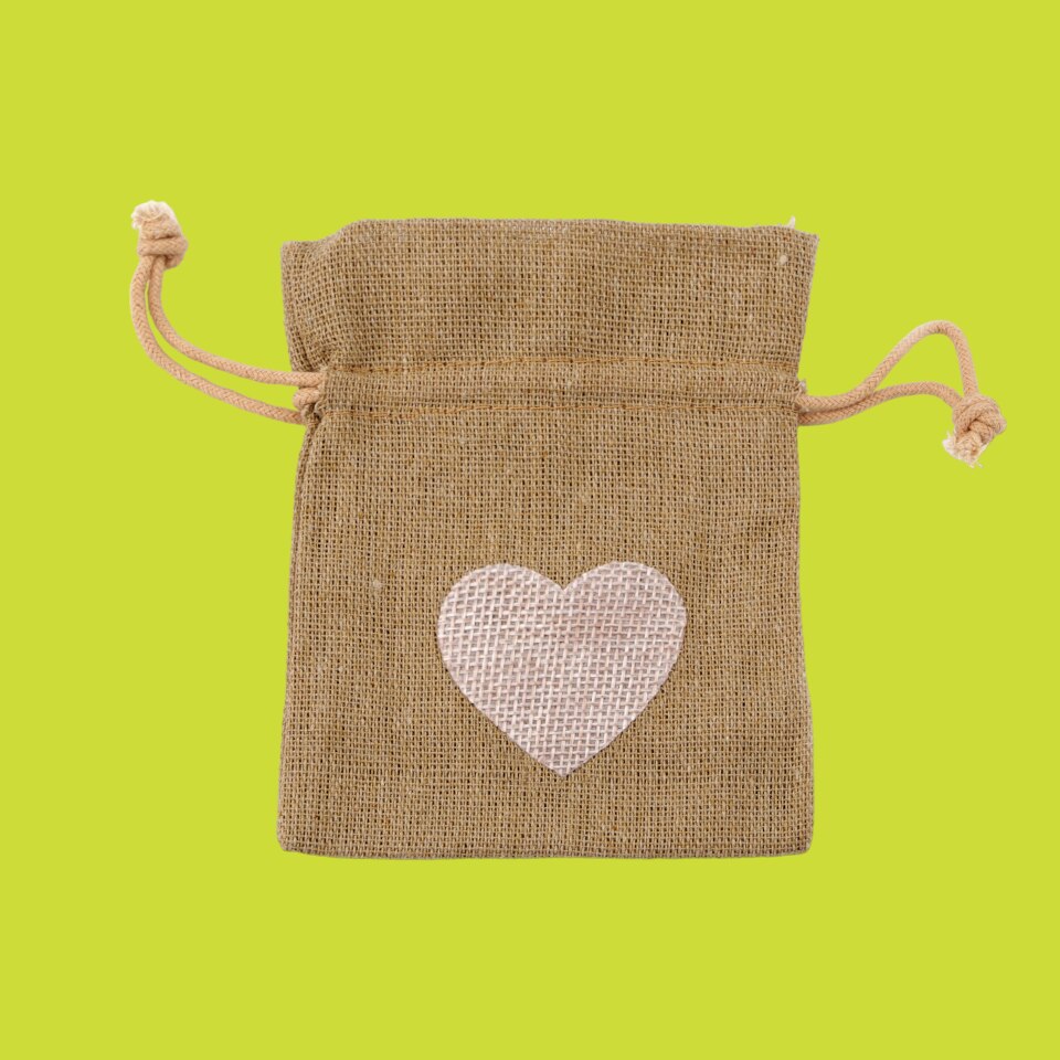 Saculet decorativ din bumbac cu inimioara, 11 x 13 cm, Bej - eMAG.ro