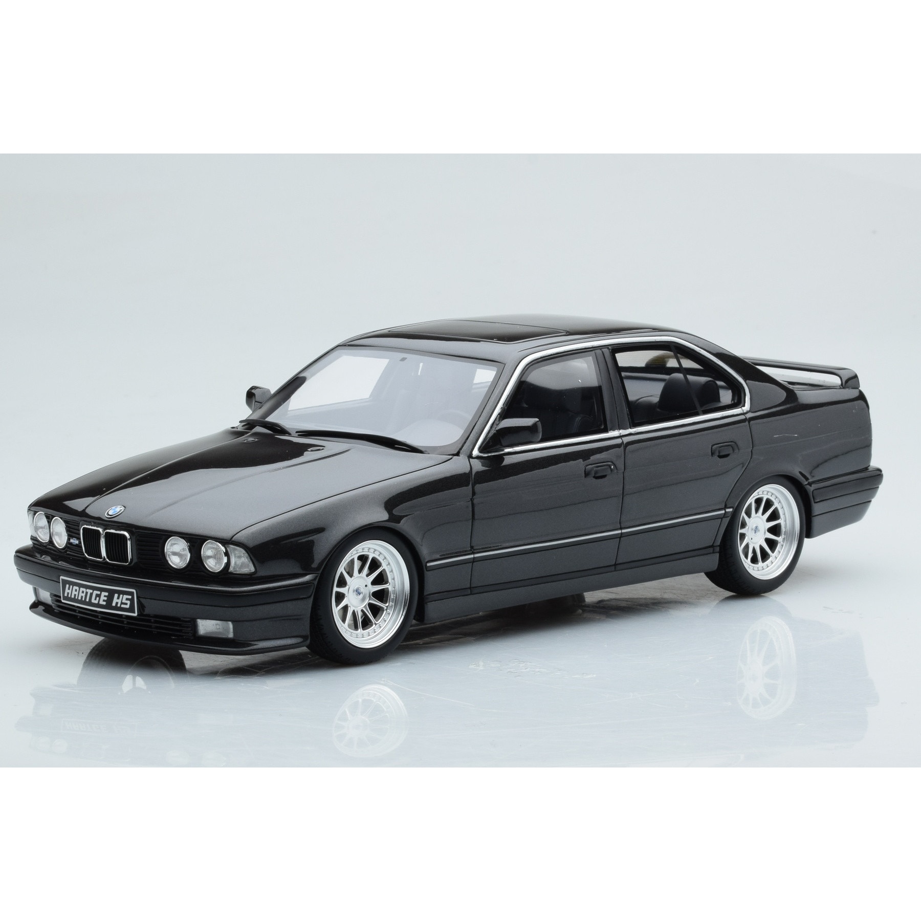 Macheta BMW E34 Hartge HS negru - 1/18 Otto Mobile - eMAG.ro
