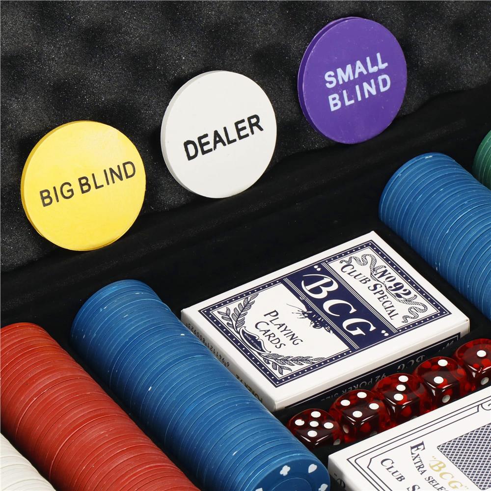 Set de Poker Complex cu 300 de jetoane, 2 seturi de carti, 5 zaruri, in ...