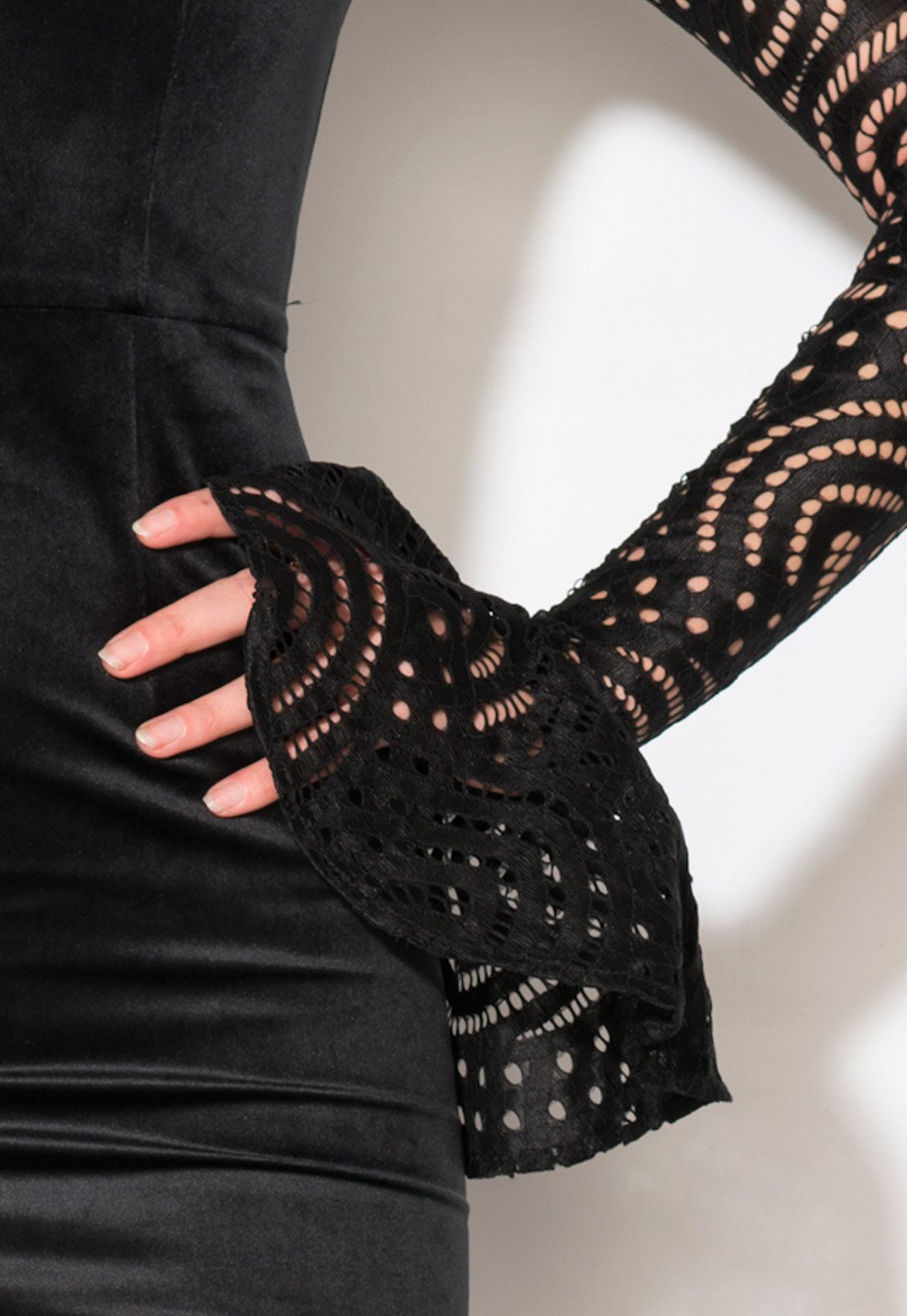 Zee Lane Collection Черна кадифена рокля с дантелени детайли S - eMAG.bg