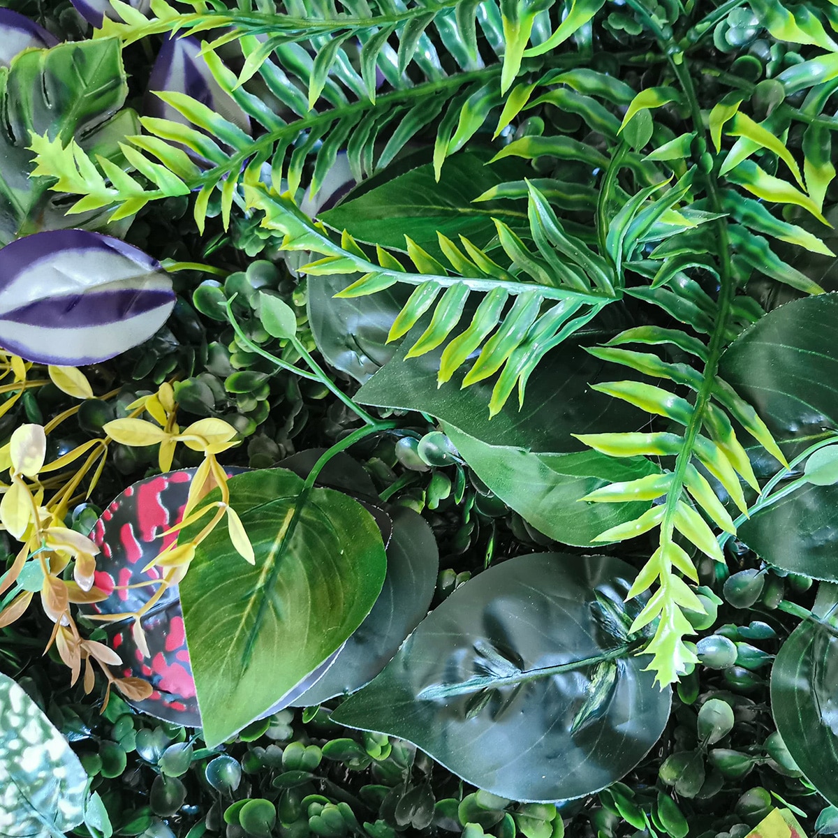 Panou verde din plante artificiale, cu frunze rosii, Naimeed D4981 ...
