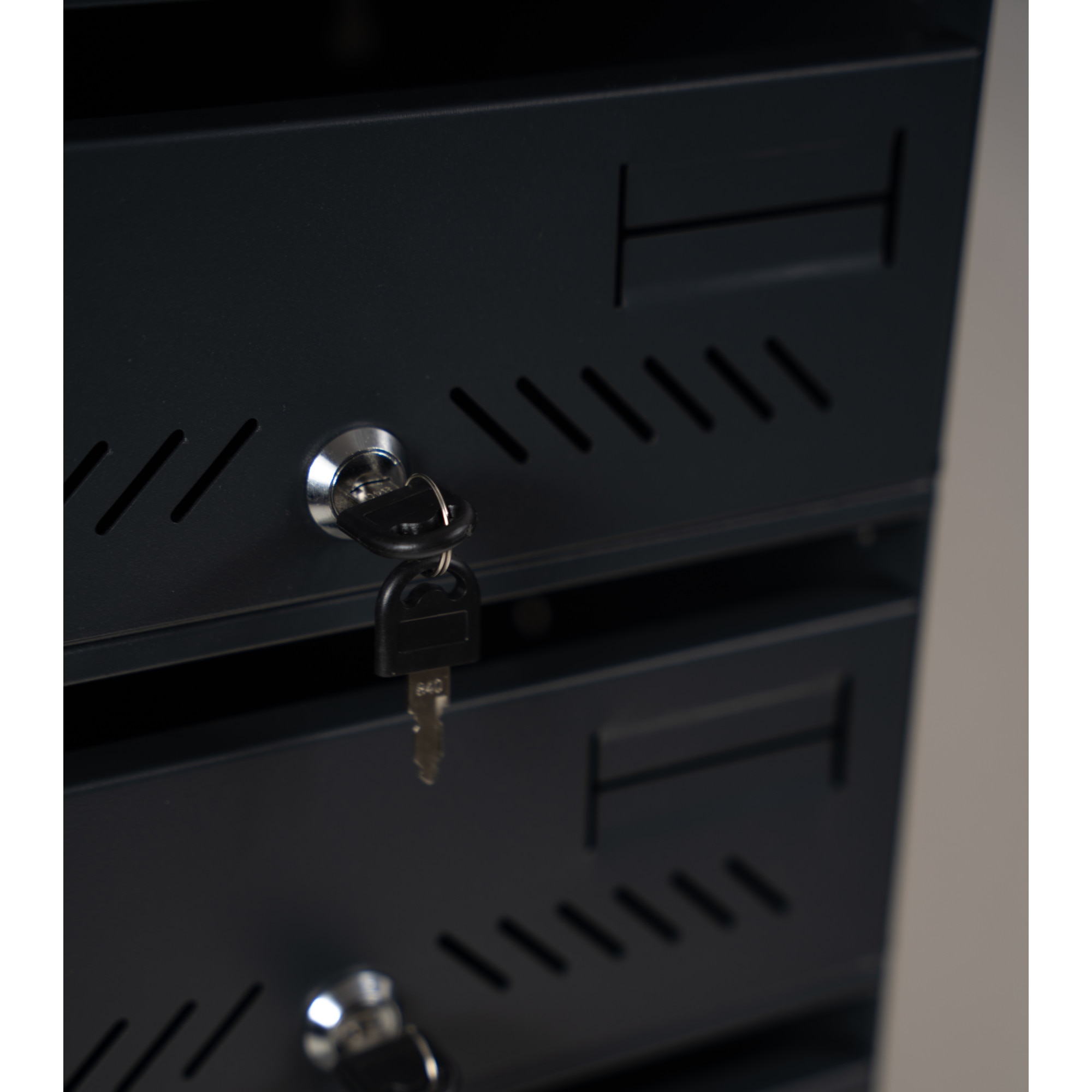 Modul 3 cutii postale cu usa striatii culoare gri antracit si cadru ...