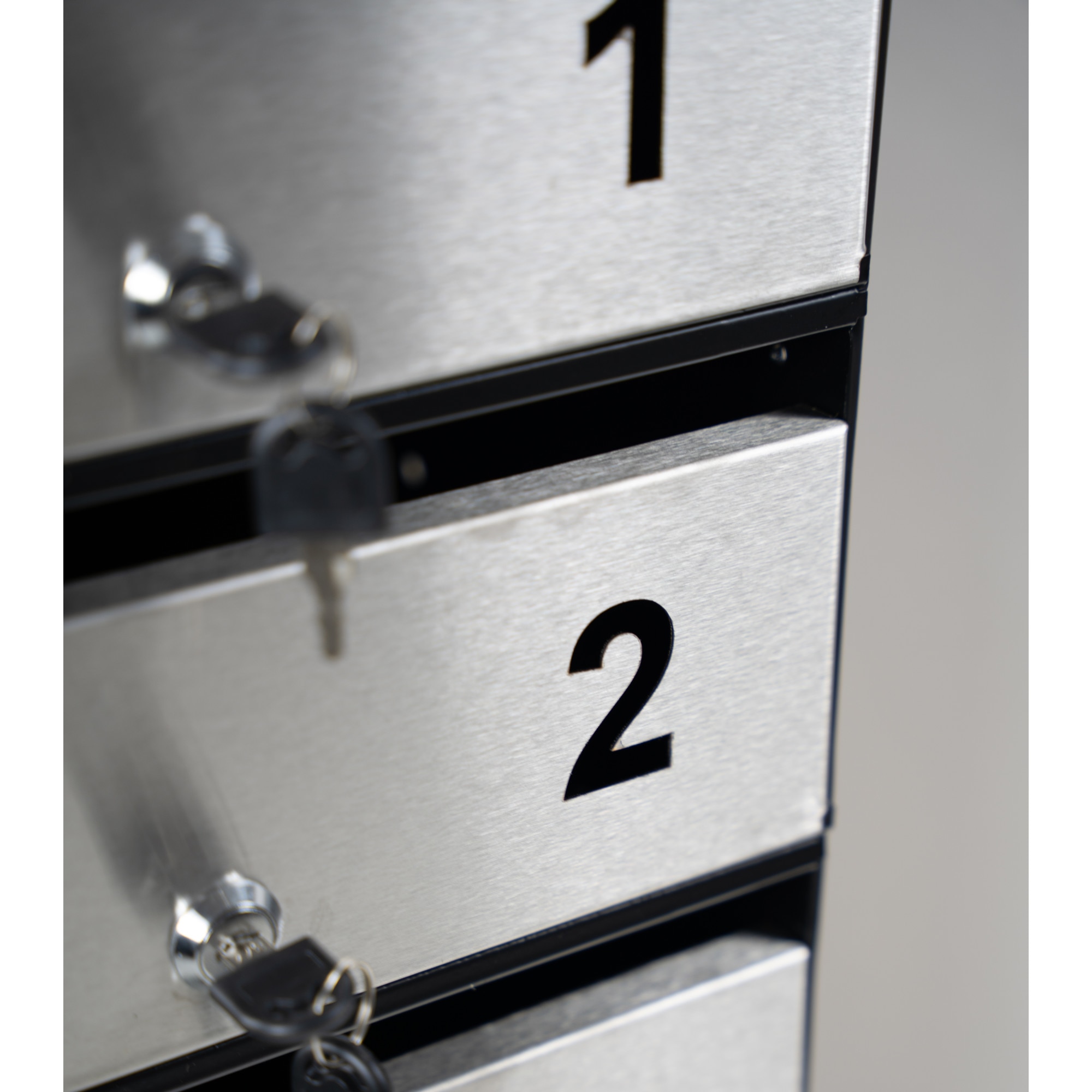 Modul 3 cutii postale de LUX cu usa din inox si cadru culoare negru ...