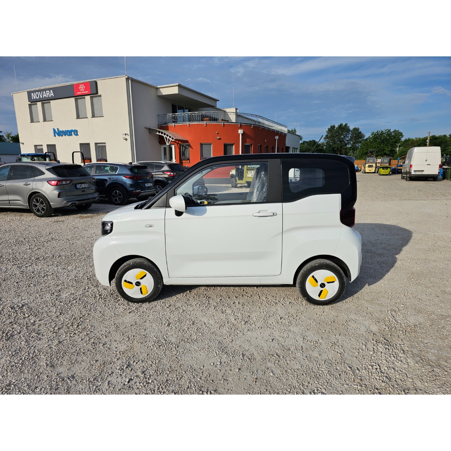 Előleggel - Cenntro Avantier, 27,19 LE, fehér elektromos autó zöld ...