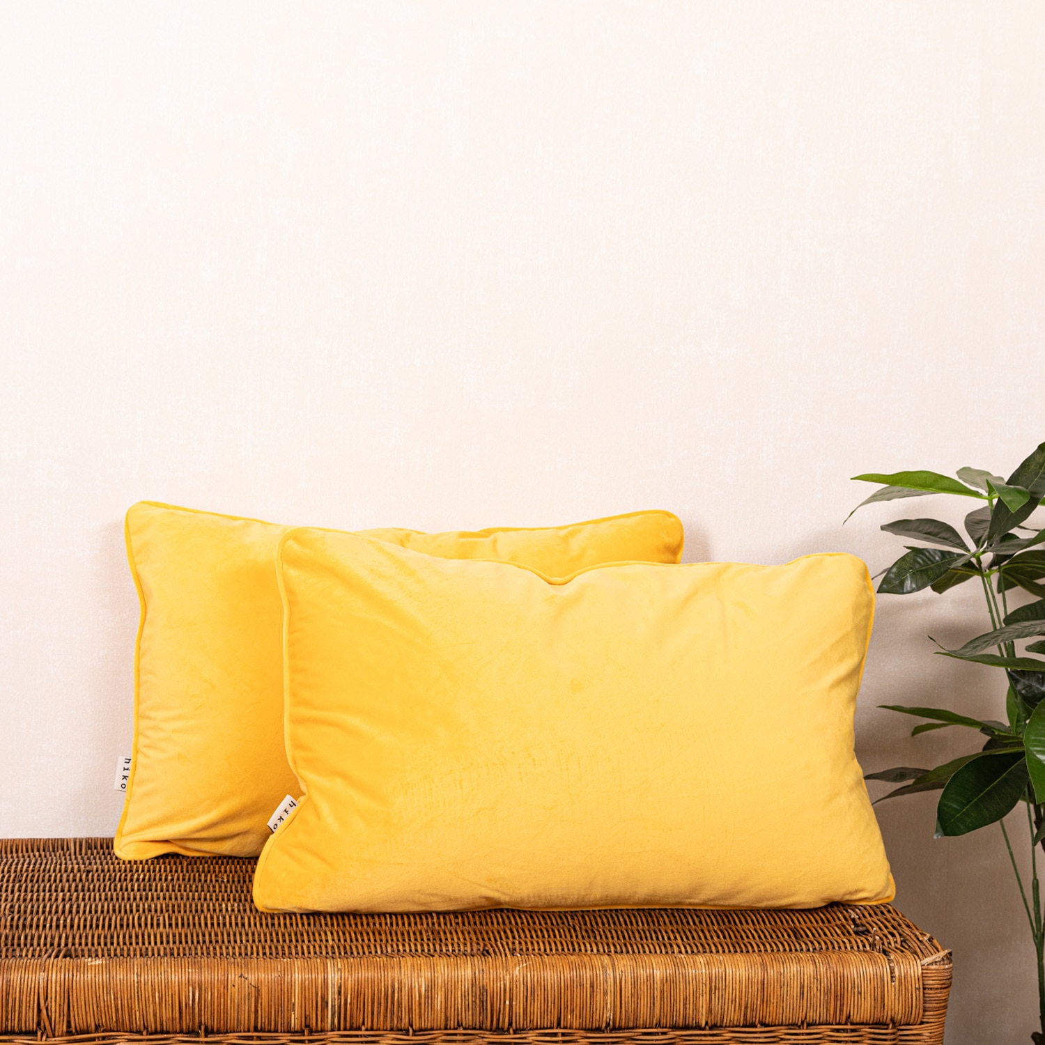 Set 2 perne decorative 2x40x60cm cu fata detasabila, Hiko COMFY catifea ...