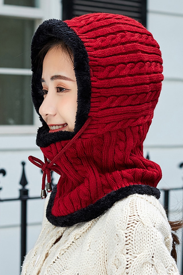 Caciula dama, model cagula calduroasa, reglabila cu snur si prelungire ...