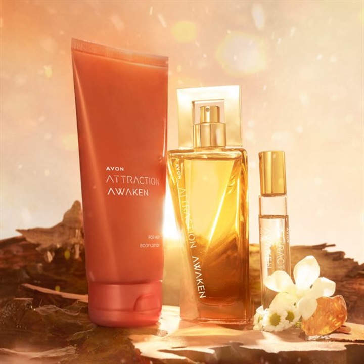 Set Attraction Awaken pentru Ea, Avon - Apa de parfum 50 ml, Lotiune de ...