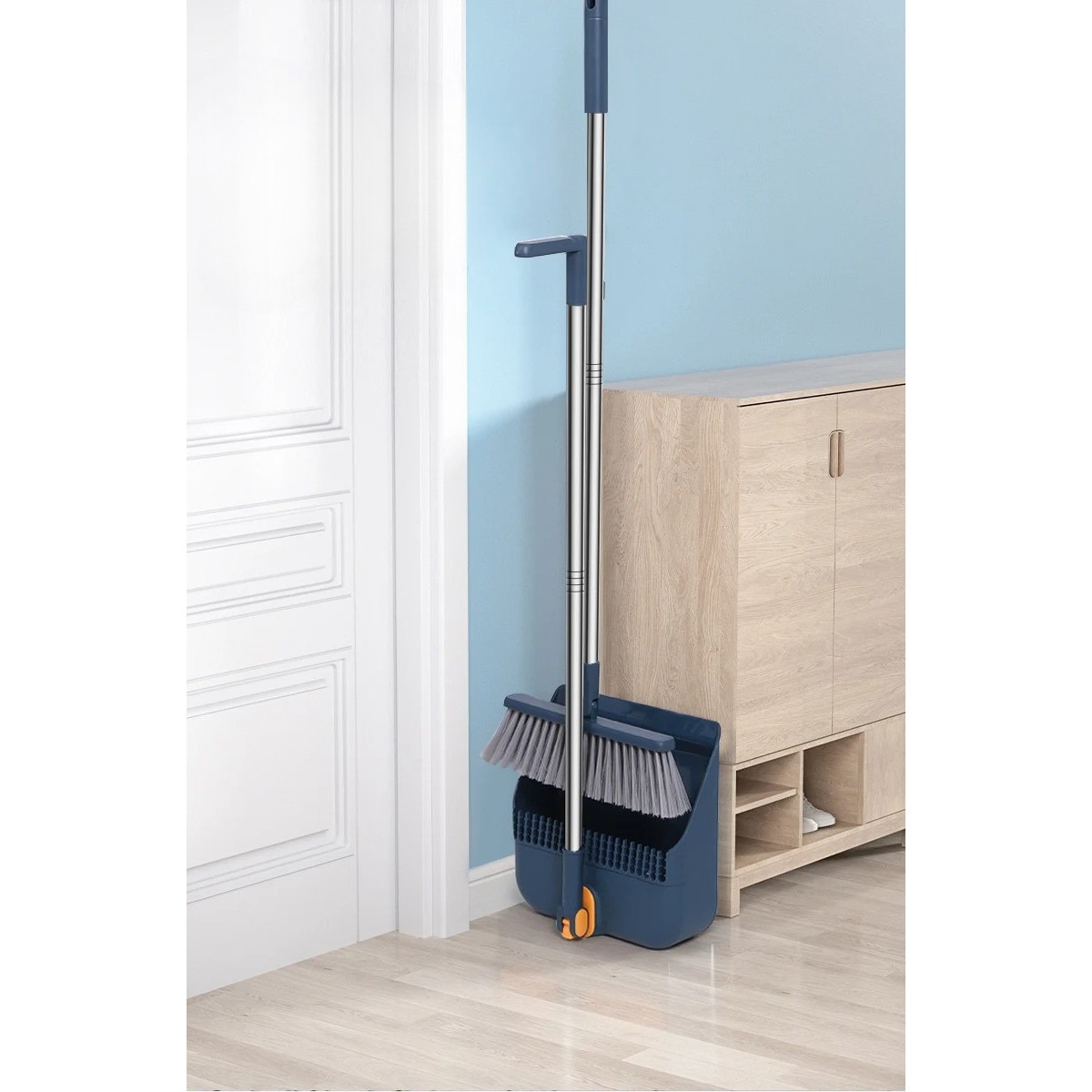 Set Matura si Faras cu coada si Teu pentru praf si apa, cu Dinti de ...