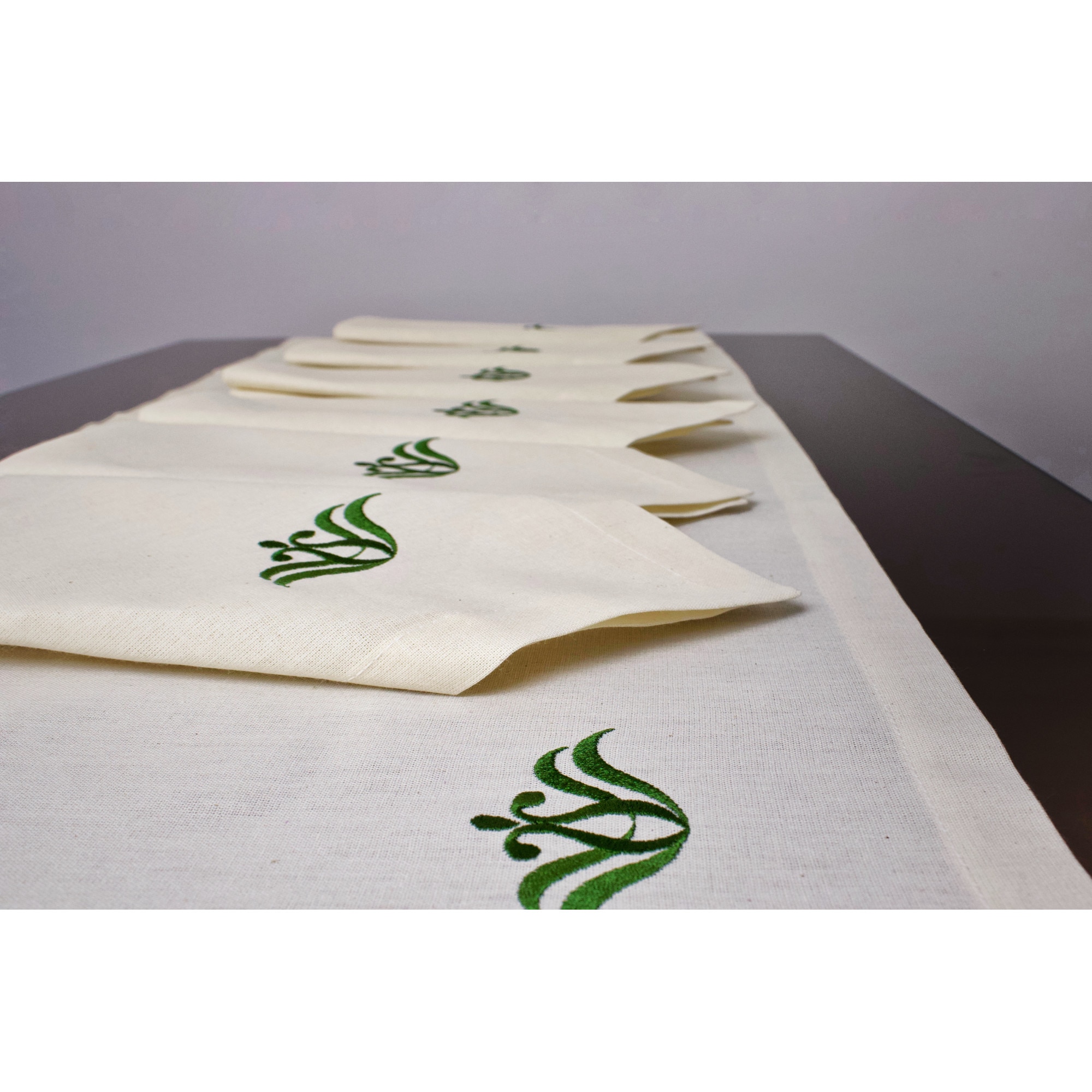 Set 6 servete de masa si napron - eMAG.ro