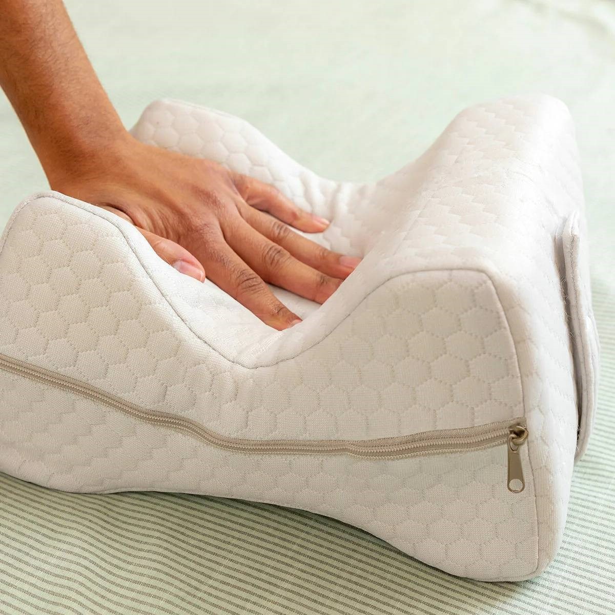 Perna ergonomica pentru genunchi si picioare, din spuma cu memorie ...