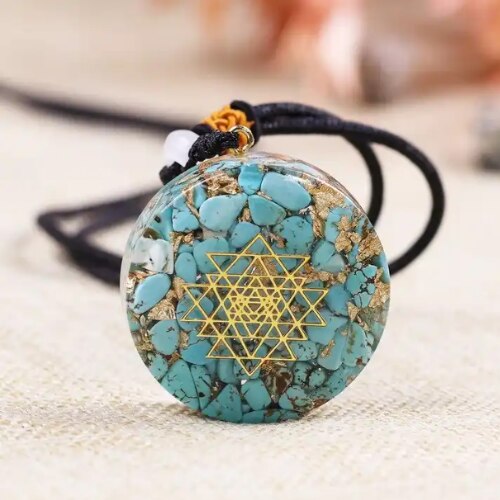 Pandantiv orgonit cu cristale de turcoaz si Yantra Shri - eMAG.ro