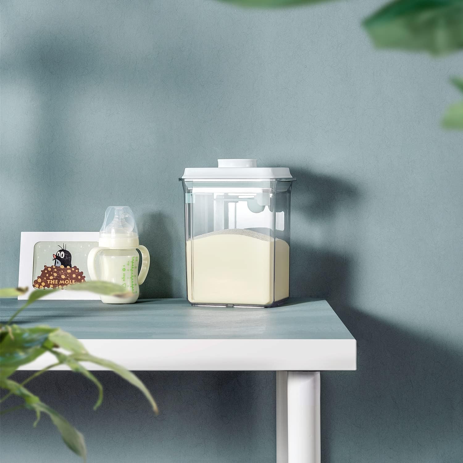 Recipient dreptunghiular din plastic cu capac tip Pop Up, potrivit ...