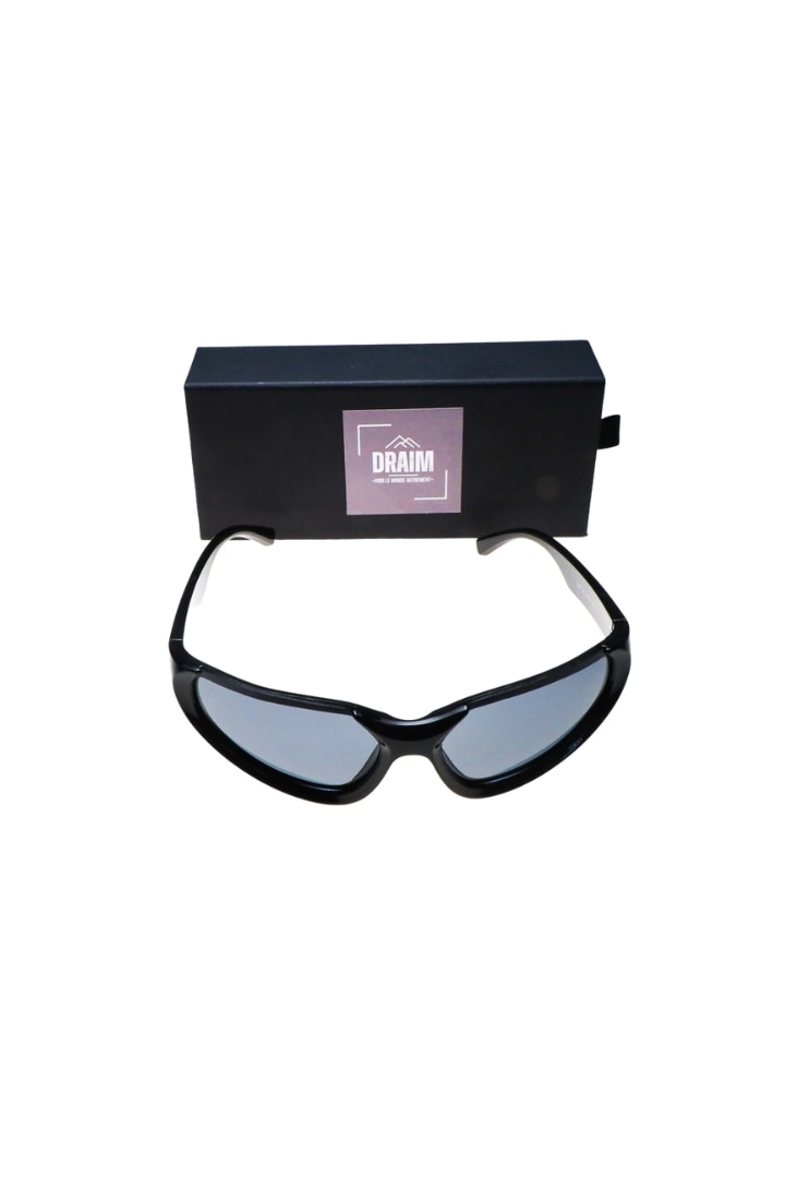 Ochelari de soare moderni, eleganti, protectie UV avansata, potrivire ...