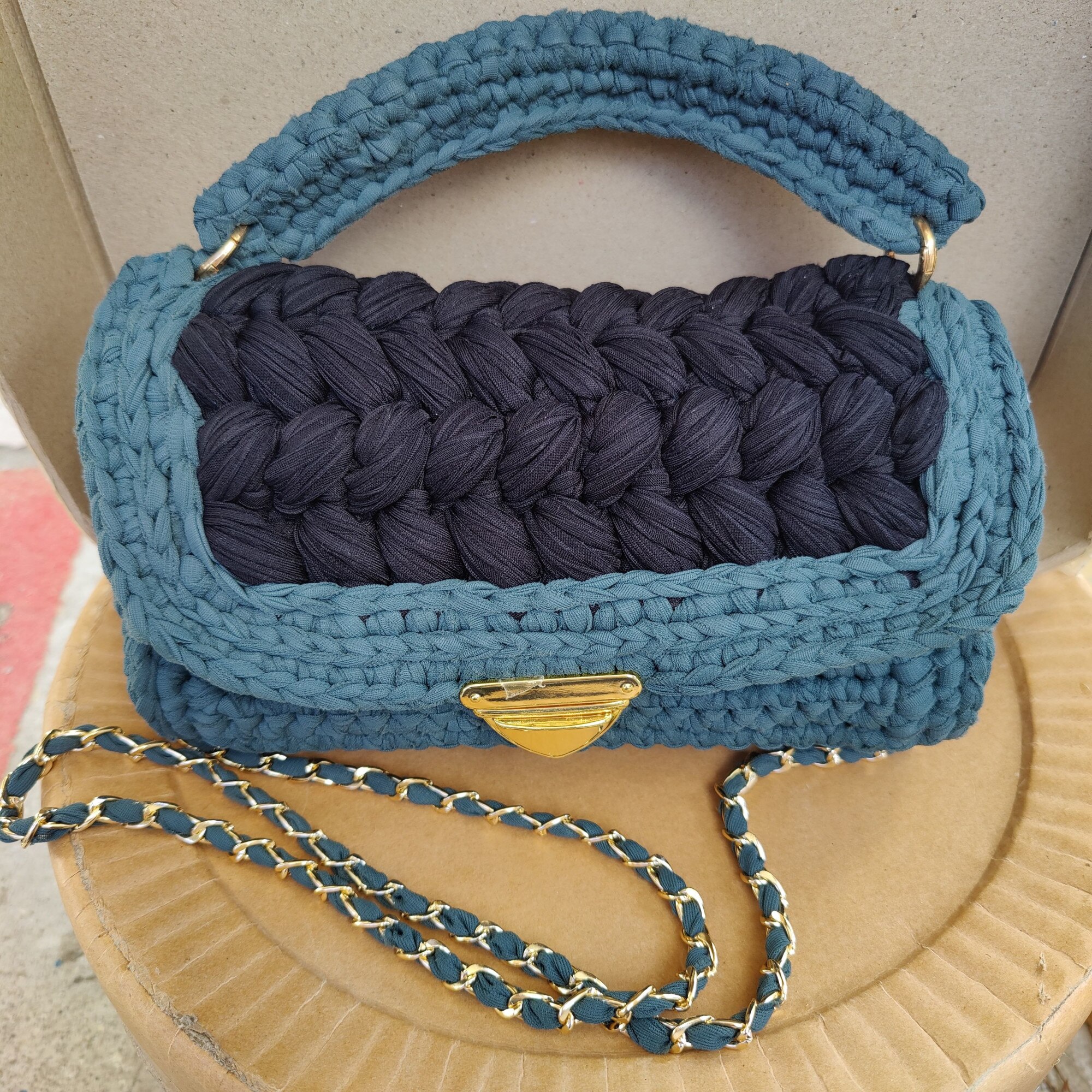 Geanta crosetata albastru cu negru 26 *16 cm - eMAG.ro