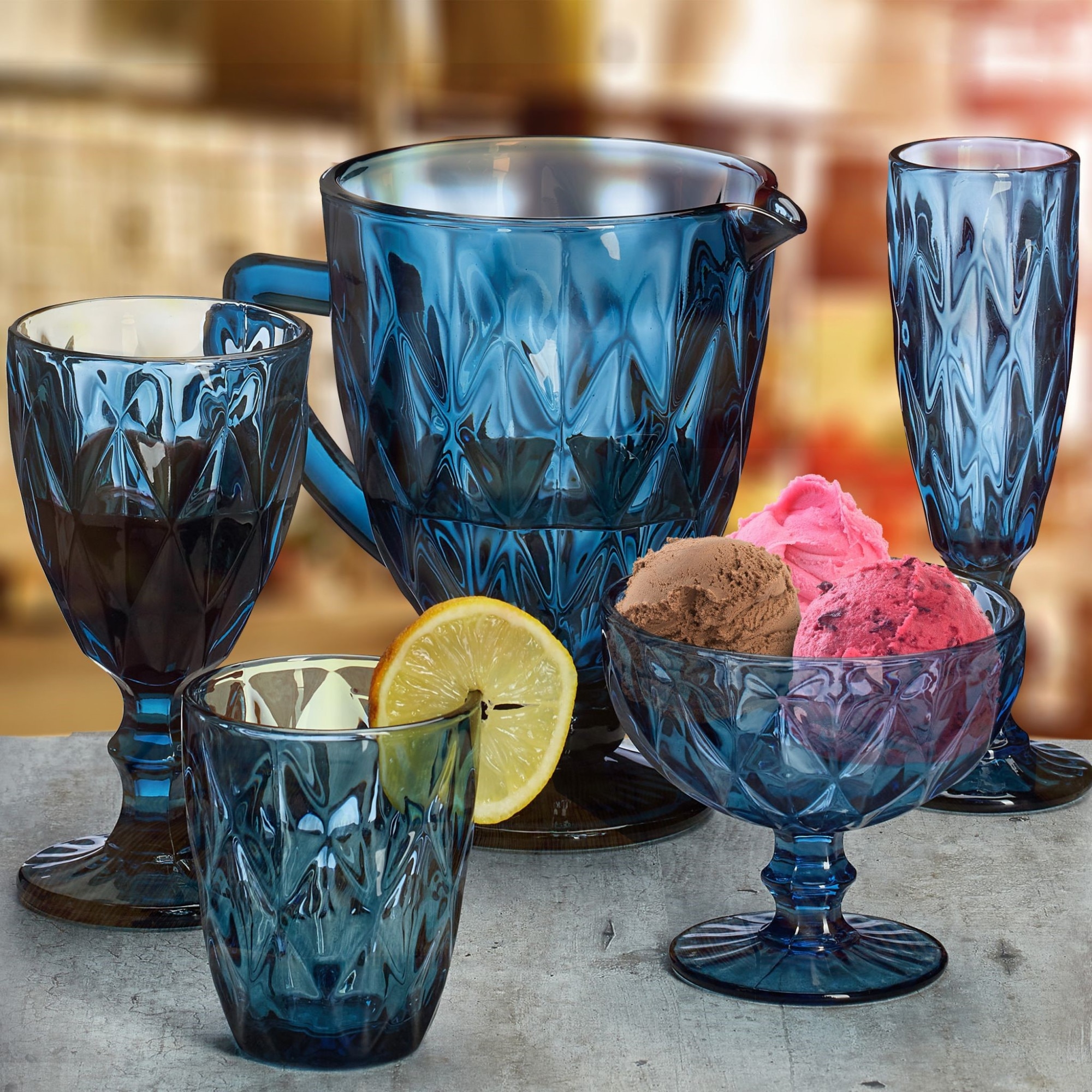 Set de 7 pahare in stil vintage, include ulcior, pahar de inghetata ...