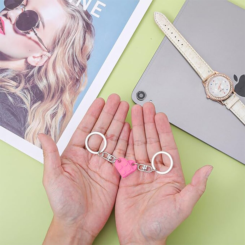 Set 2 brelocuri pentru cuplu, Ronyes®, Inima, Roz - eMAG.ro