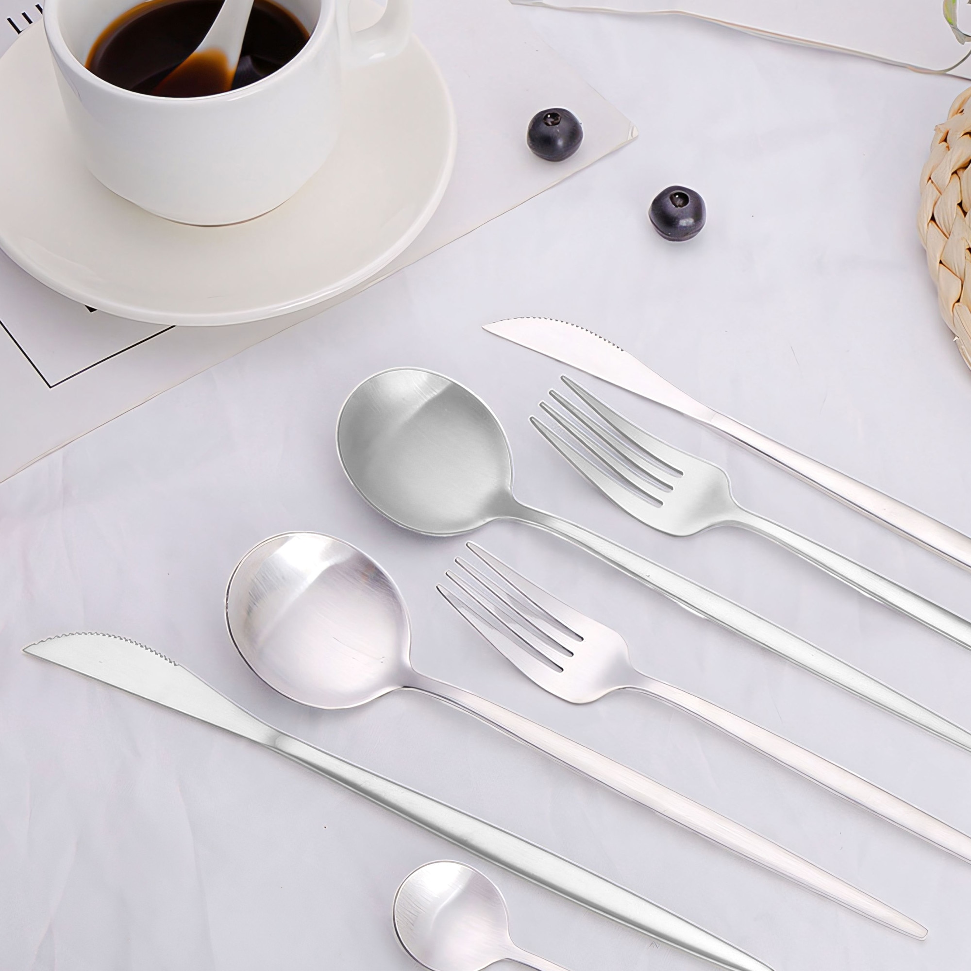 Set de 24 Tacamuri din INOX, 6 x Cutite, 6 x Linguri, 6 x Furculite, 6 ...