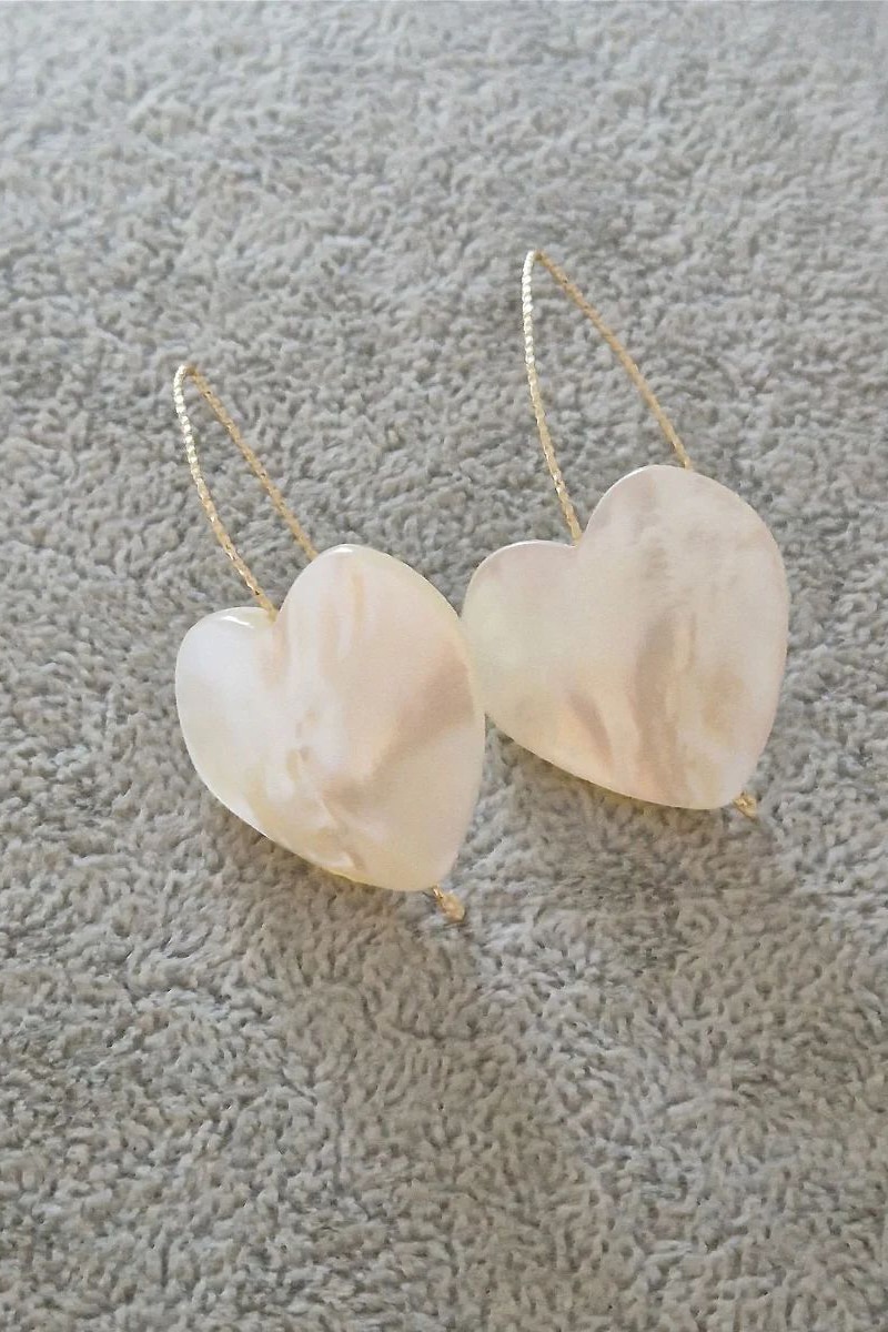 Cercei cu inima din sidef si aur, lungime 5 cm - eMAG.ro