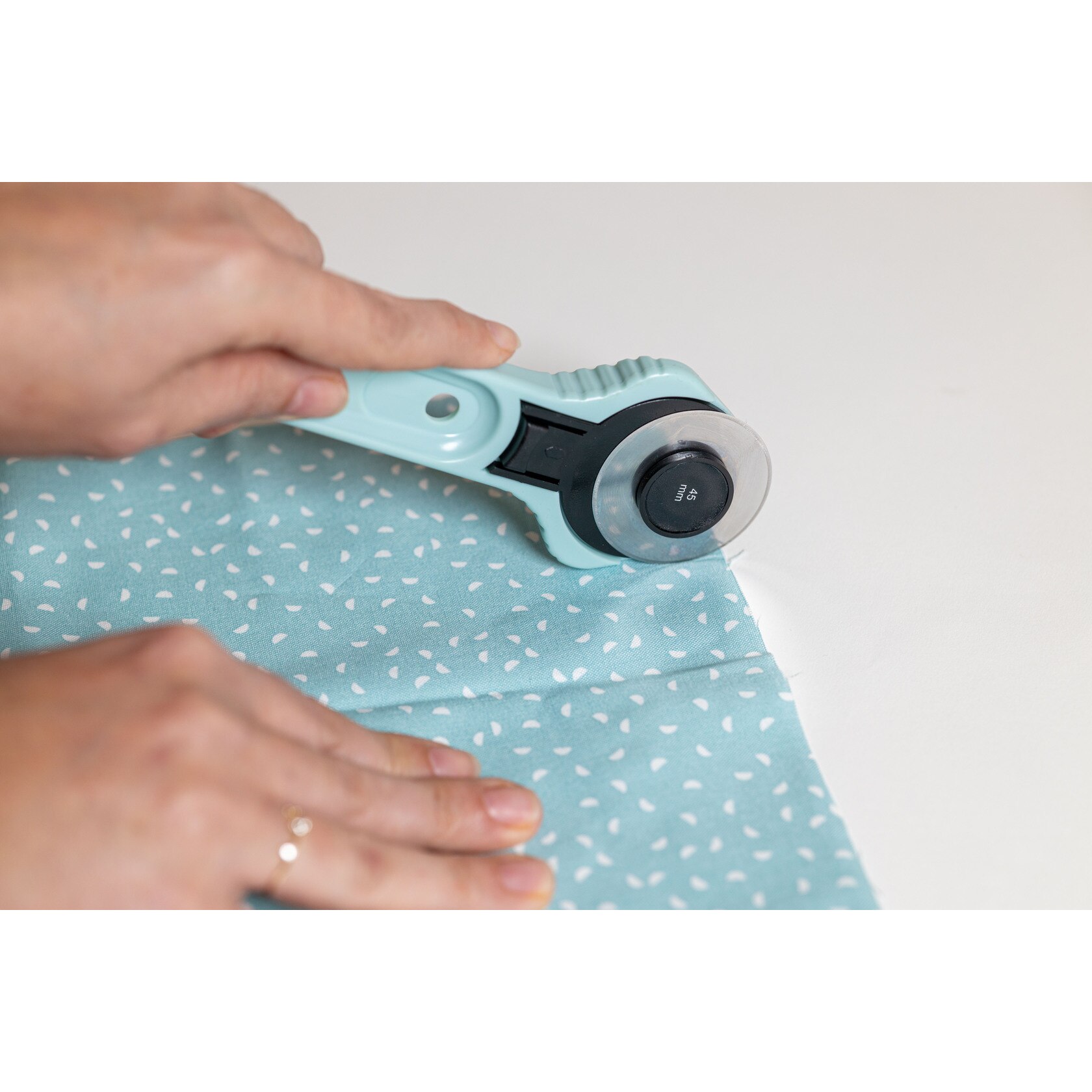 Cutter rotativ, 45 mm, Singer - eMAG.ro