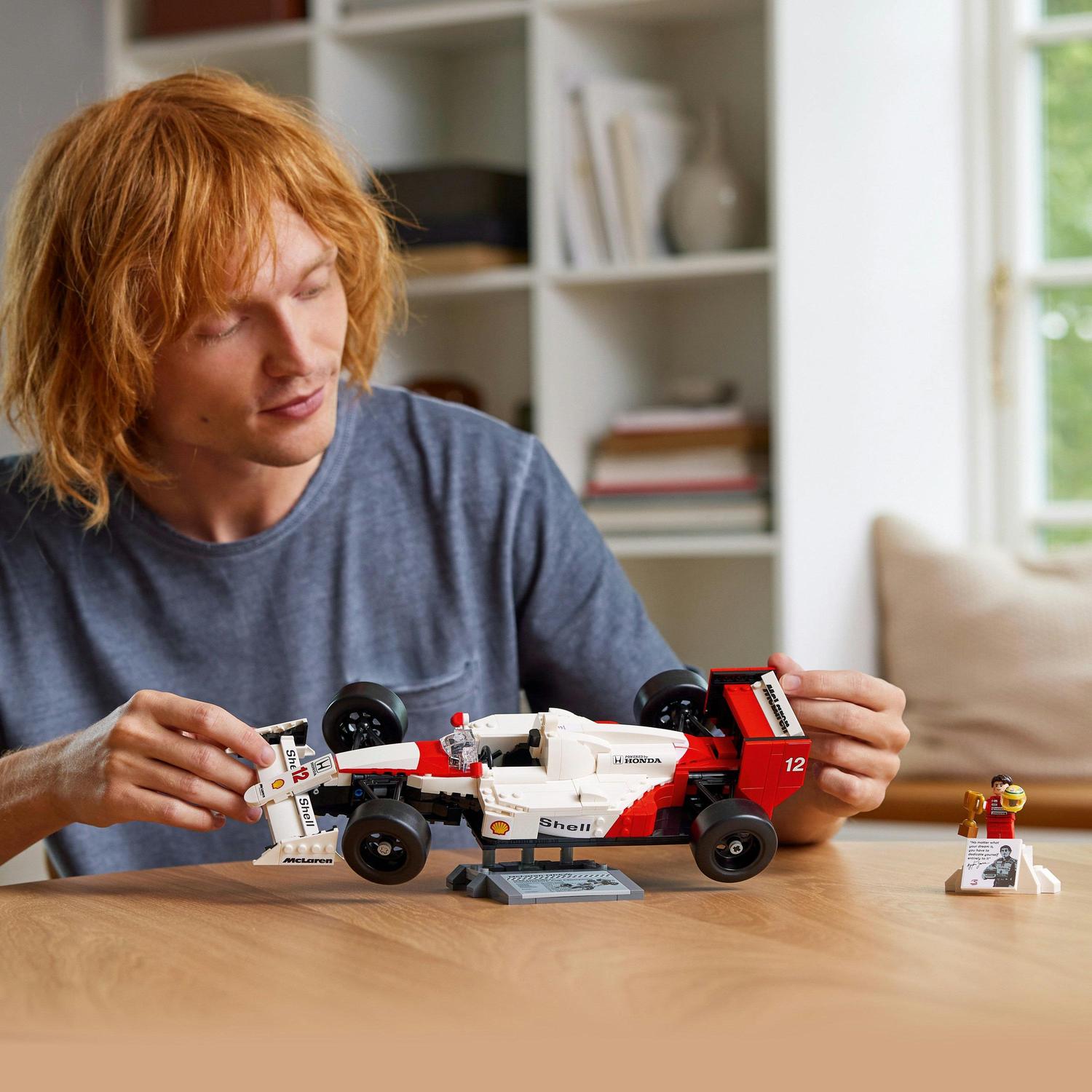 Set de constructie pentru adulti LEGO® Icons Creator Expert - McLaren ...