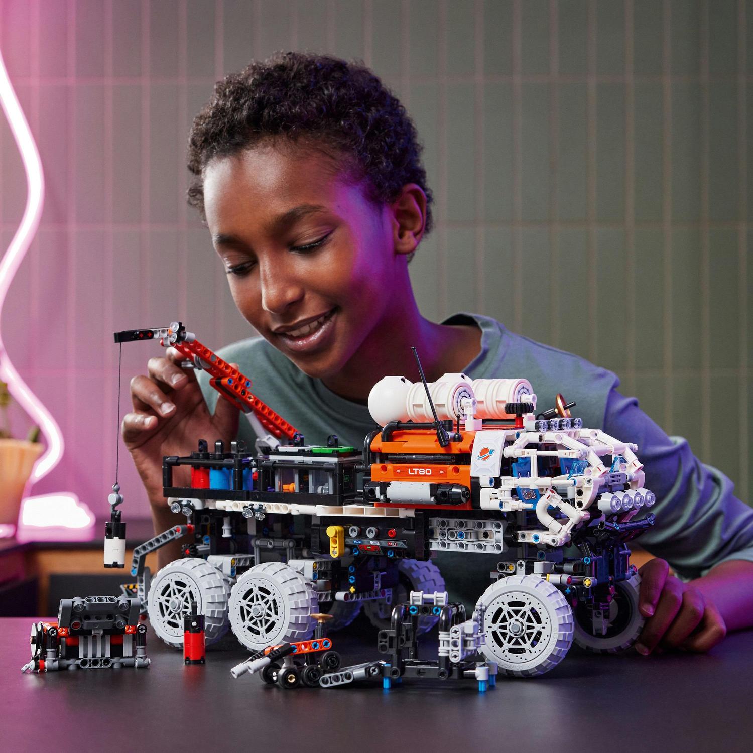 LEGO® Technic - Manned Mars Exploration Rover 42180, 1599 части - eMAG.bg