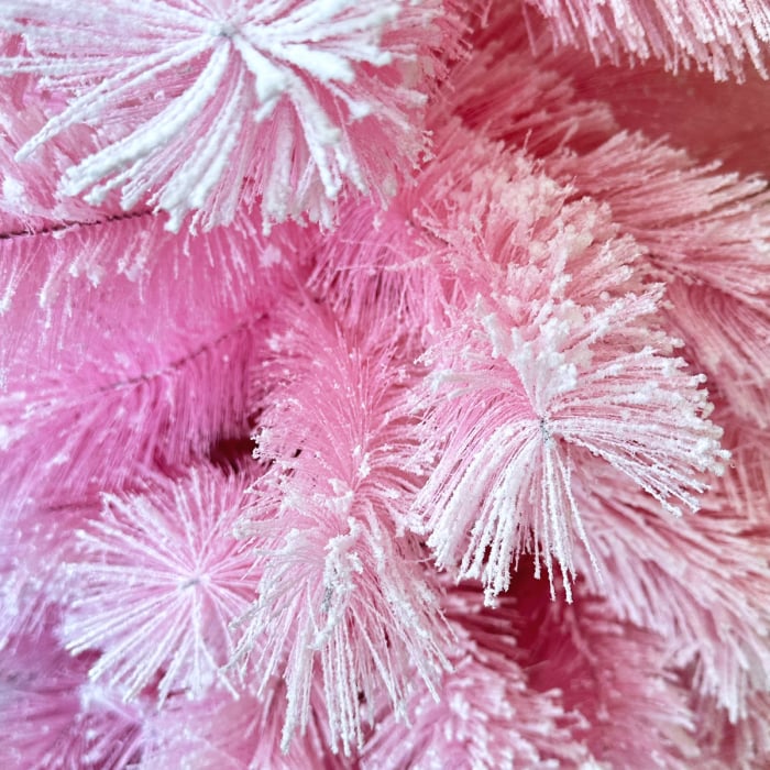 Brad de Craciun artificial, Roz cu aspect Nins/Inghetat 180 cm - eMAG.ro