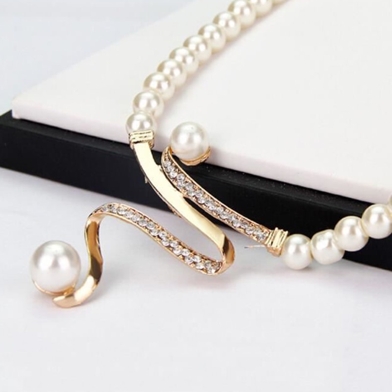 Set bijuterii dama, colier si cercei din margele, model fashion elegant ...