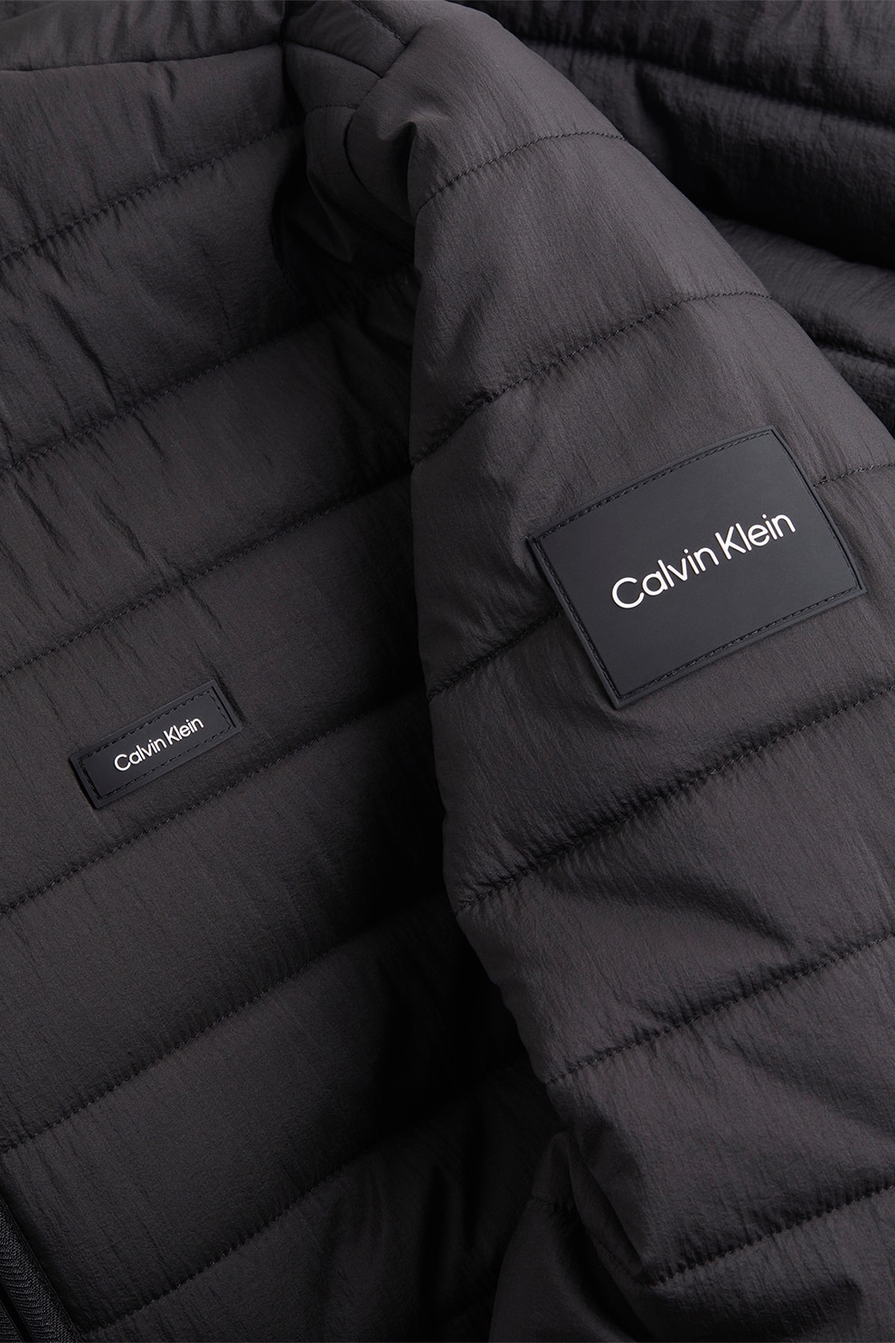 CALVIN KLEIN, Geaca matlasata cu aplicatie logo, Negru, M - eMAG.ro