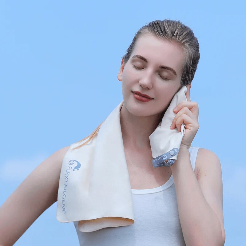 Prosop microfibra Flextail, uscare rapida, super absorbant, compact ...