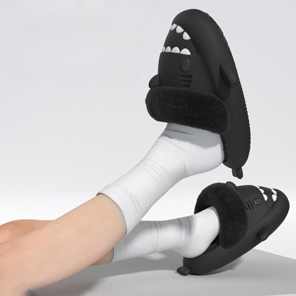 Papuci de iarna, Model rechin, Material exterior impermeabil, Captusiti ...