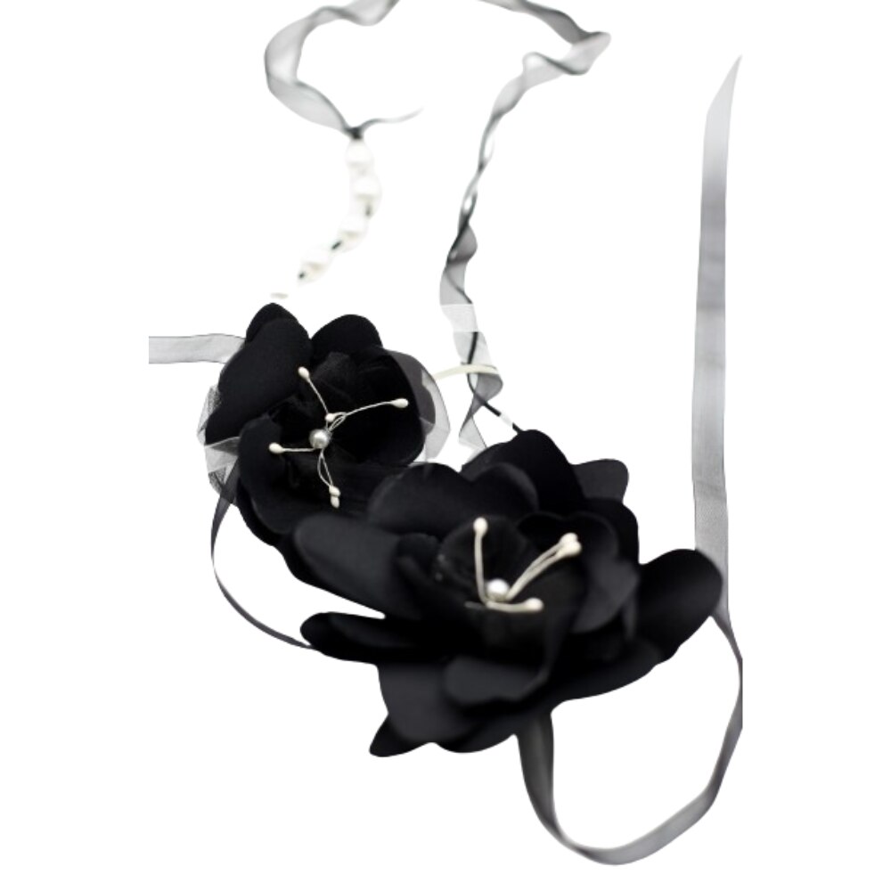 Colier Cu 2 Flori Negre Inflorite Perle si Panglica - eMAG.ro