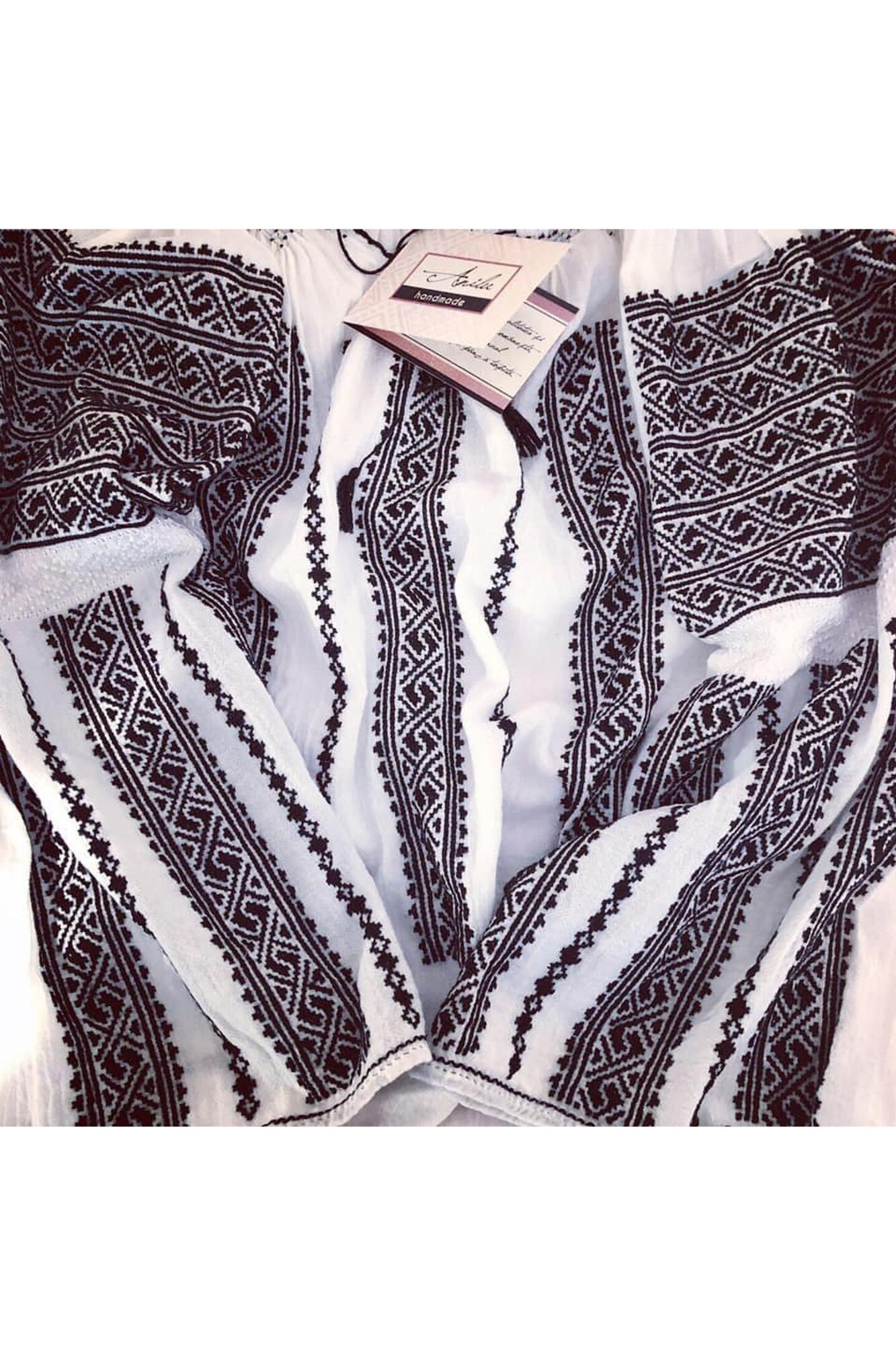 Ie traditionala romaneasca brodata manual ANILU, Coloana Infinitului ...