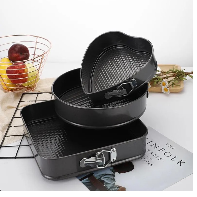 Set 3 tavi de prajituri Stuffix®, cu baza detasabila si forme diferite ...