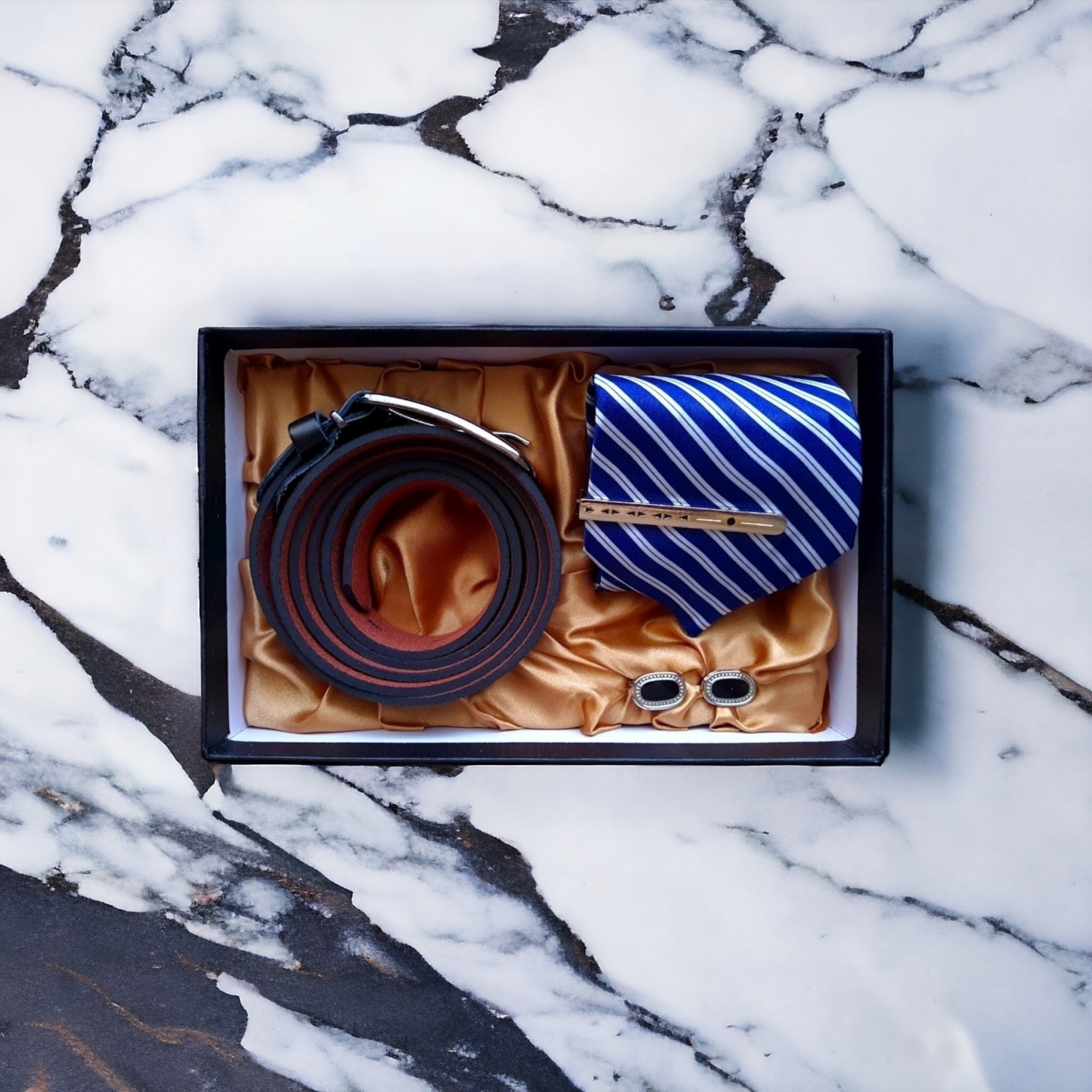 Set cravata cu butoni si curea pentru barbati - eMAG.ro