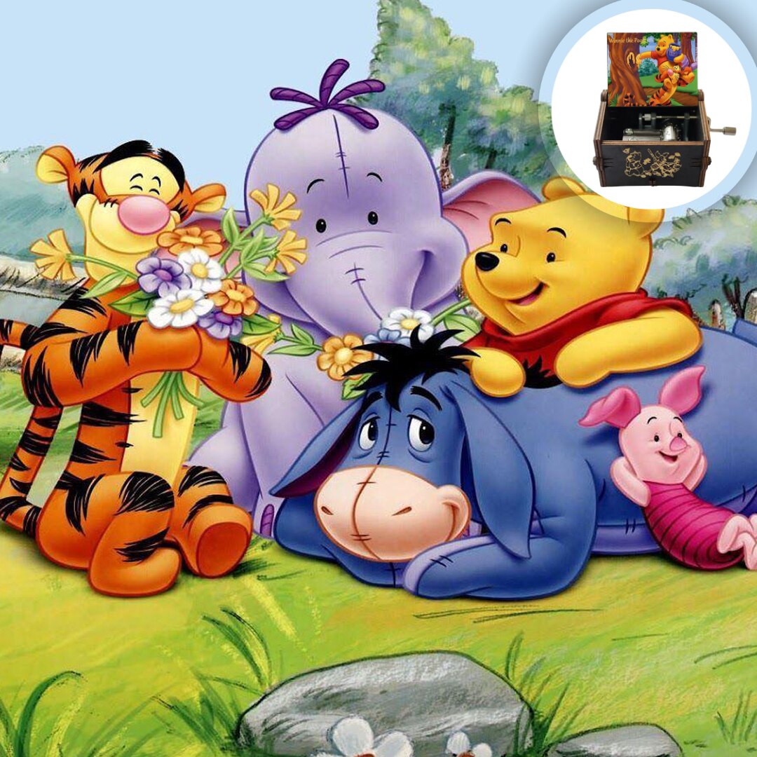 WINNIE THE POOH K l nleges Kiad s Zenedoboz 6 3 Cm X 5 1 Cm X 3 8 Cm