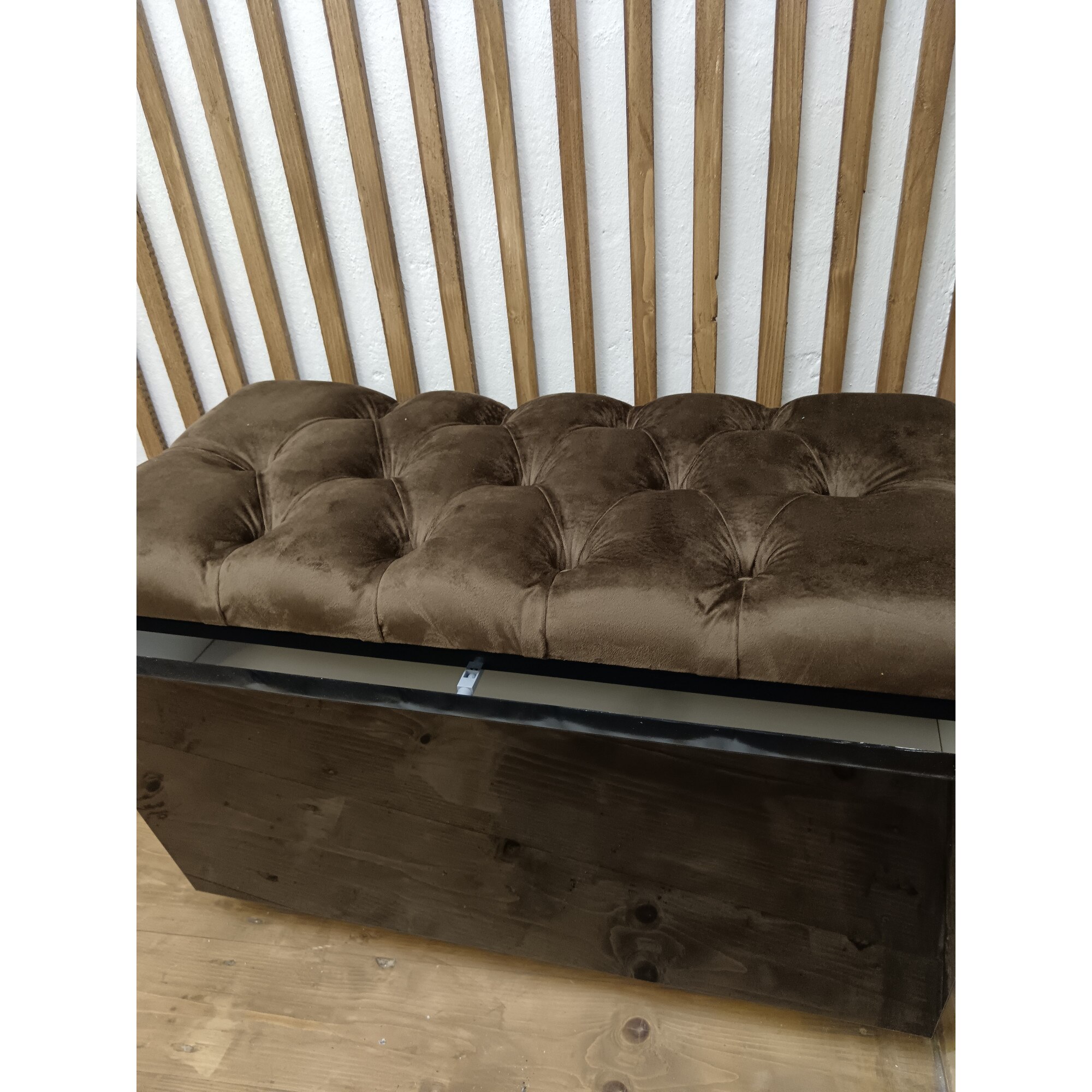 Pantofar tapitat, MDF Negru Lucios MG, Maro, 70x32x48 cm - eMAG.ro