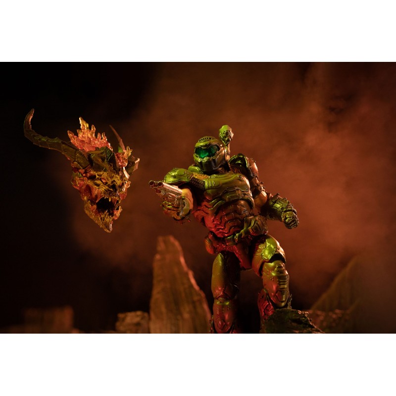 Doom Екшън фигурка 1/6 Doom Slayer, 30 см, многоцветна - eMAG.bg