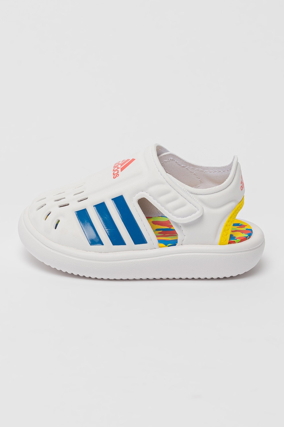 adidas Sportswear, Сандали със затворен връх и контрастно лого, Бял ...