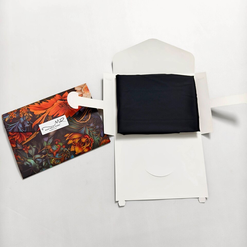 Fata de Perna din Satin cu Protectie pentru Par si Ten, Marinela Radu ...