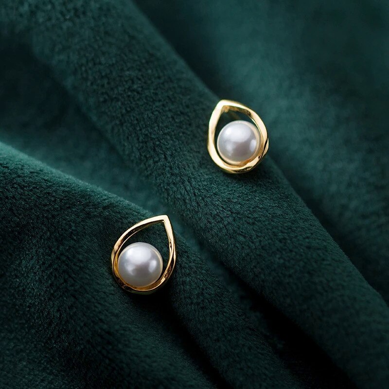 Cercei din argint, cu perla alba, placati cu aur, Deea Gold - eMAG.ro