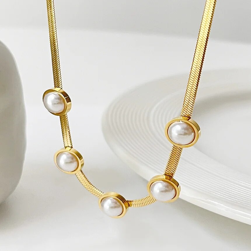 Colier auriu, din otel inoxidabil, placat cu aur 18K, model cu perle ...